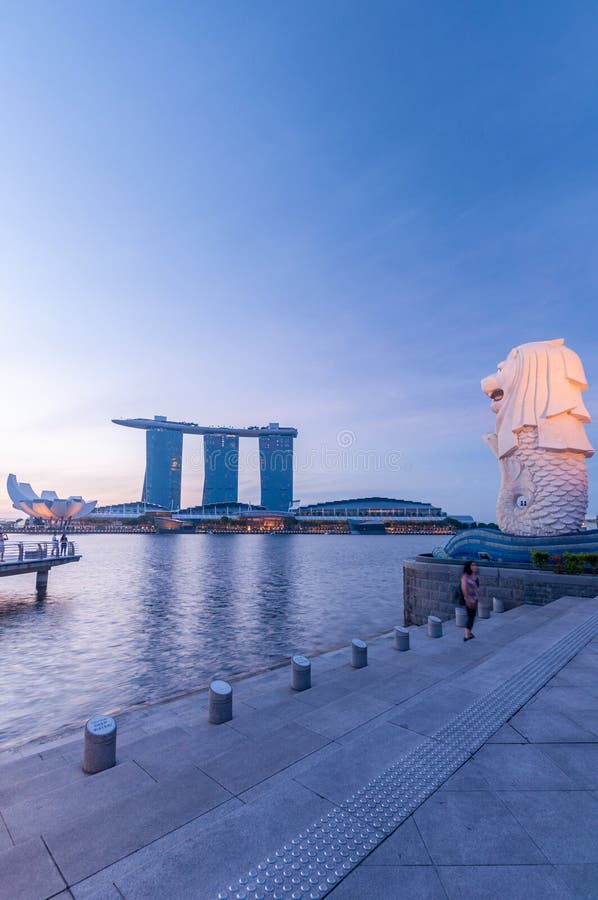 Merlion Statue and Marina Bay in Singapore Editorial Photography ... Merlion Statue and Marina Bay in Singapore Editorial Photography ...