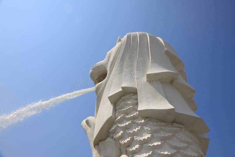 Merlion to blue sky editorial stock image. Image of attraction - 21508089