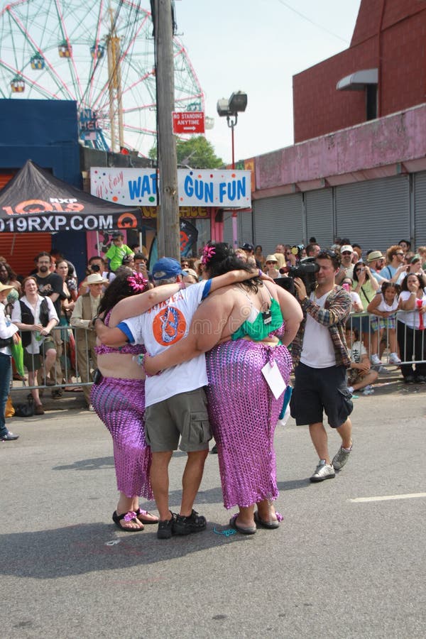 Mermaid Parade editorial image. Image of cosmetics, beach - 19965165