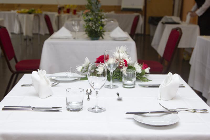 Mesa De Comedor En Un Restaurante. Interior Imagen de archivo - Imagen ...