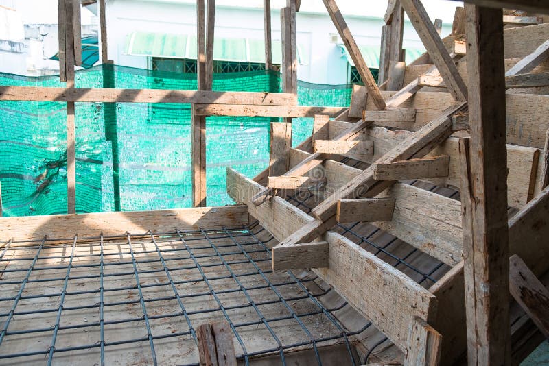 Mesh Metal Grid Wire Steel for a Concrete Stairs Stock Image - Image of ...