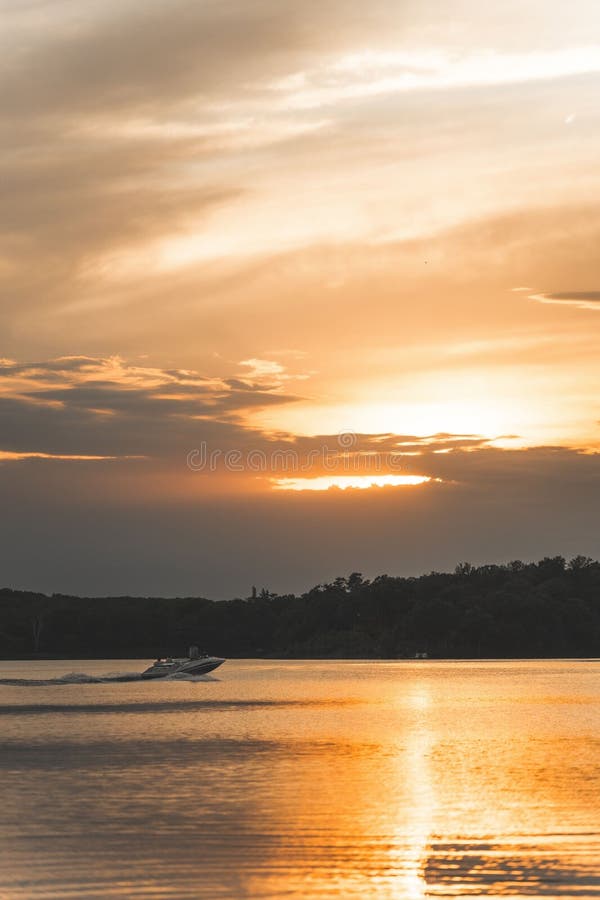 Mesmerizing Vertical Sunset View of Mound Lake in Minnesota in the ...