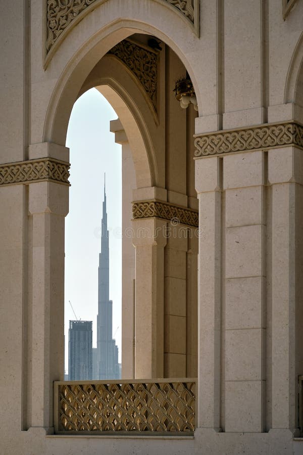 Mesmerizing View of Burj Khalifa from Zabeel Grand Mosque Editorial ...