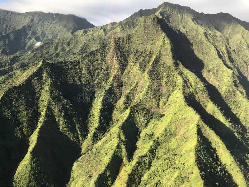 Mesmerizing View of a Green Mountain Range - Perfect for Wallpaper ...