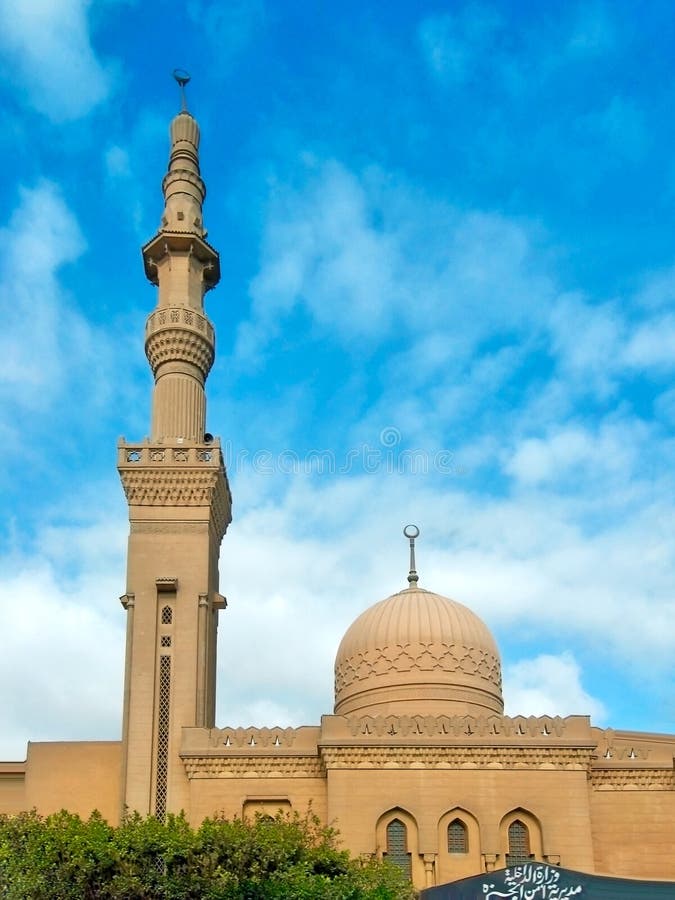 Minarete da mesquita foto de stock. Imagem de oriental - 32868188