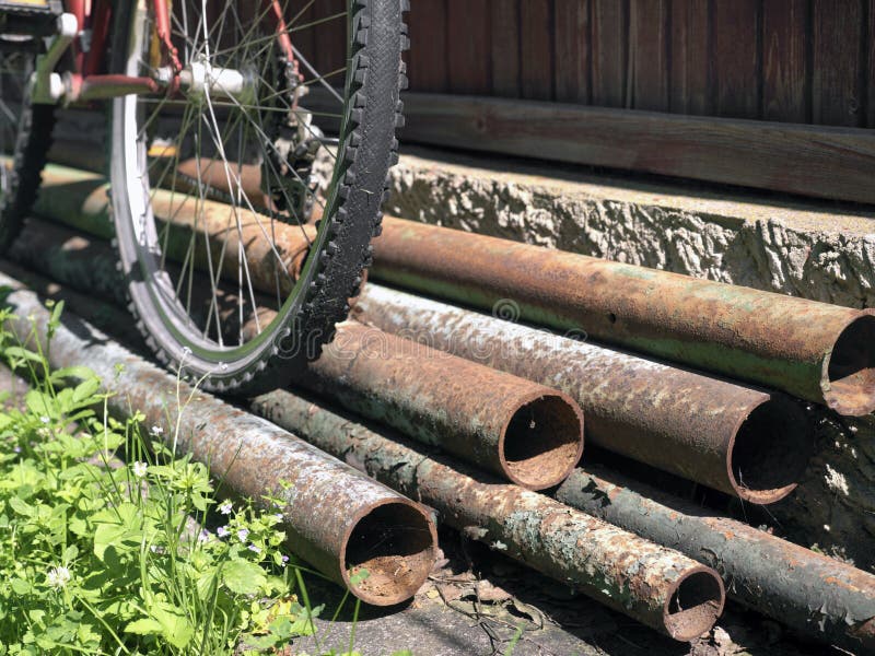 Mess in Backyard stock image. Image of backyard, scrapyard - 99286457