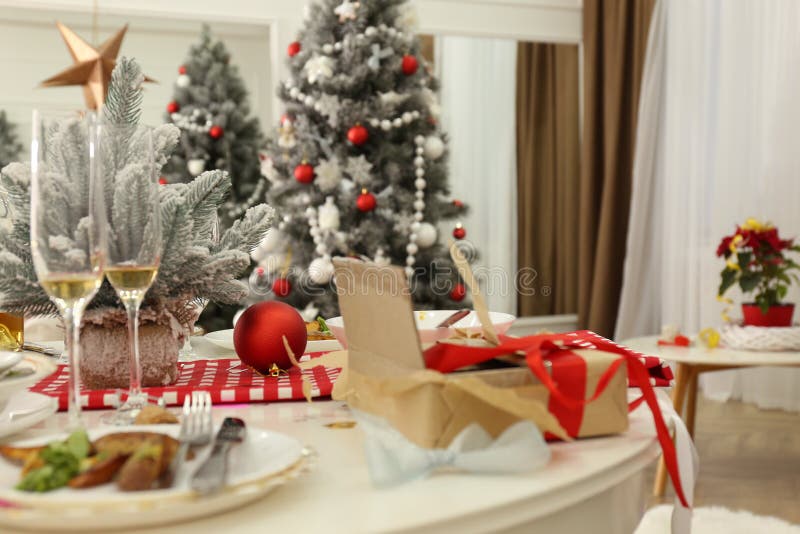 192 Messy Dining Room Table Stock Photos - Free & Royalty-Free Stock ...