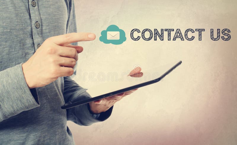 Homme D'affaires Tenant Un Signe Avec Des Icônes De Contact Photo stock ...