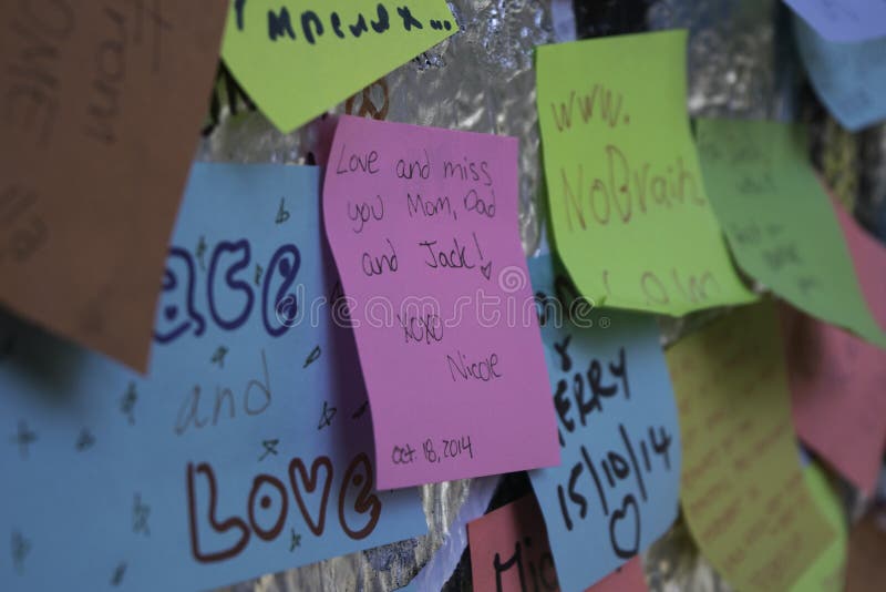 Message on the wall editorial photo. Image of pink, note - 50666371