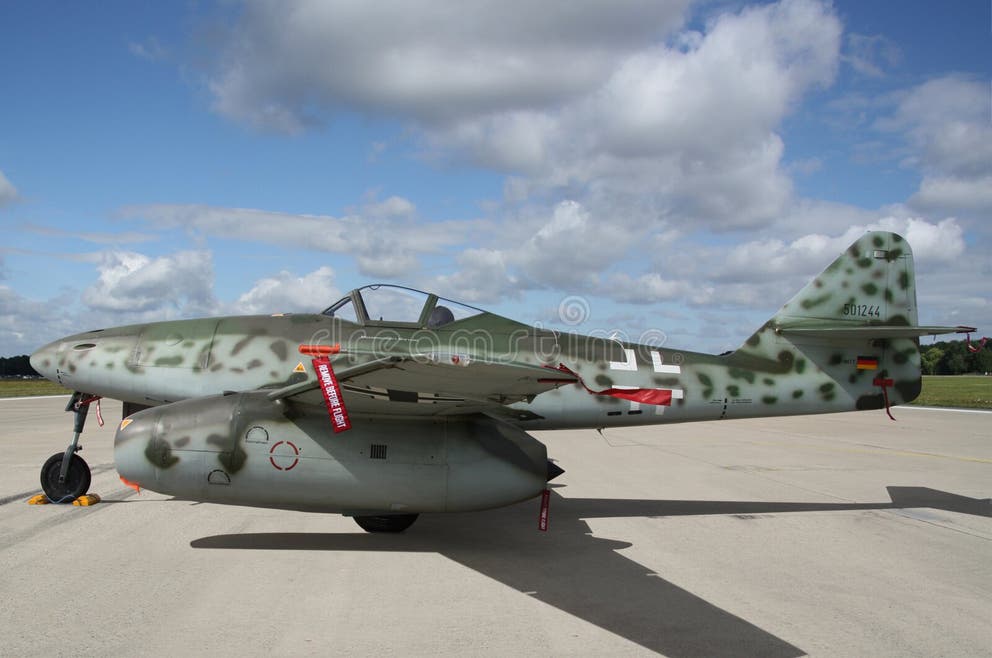 Messerschmidt 262 editorial photo. Image of landing, obsolete - 26464521