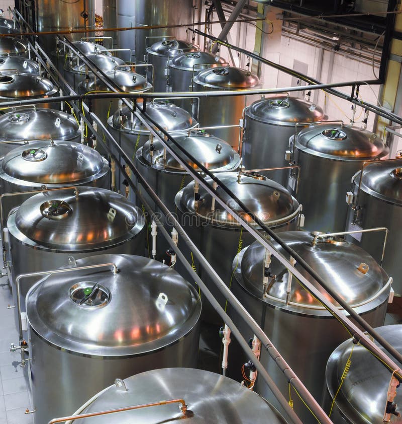 Metaaltanks Voor De Gisting Van Bier Stock Foto - Image of machine ...