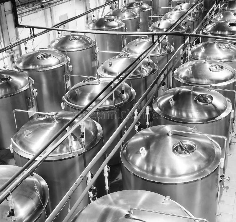 Metaaltanks Voor De Gisting Van Bier Stock Foto - Image of machine ...