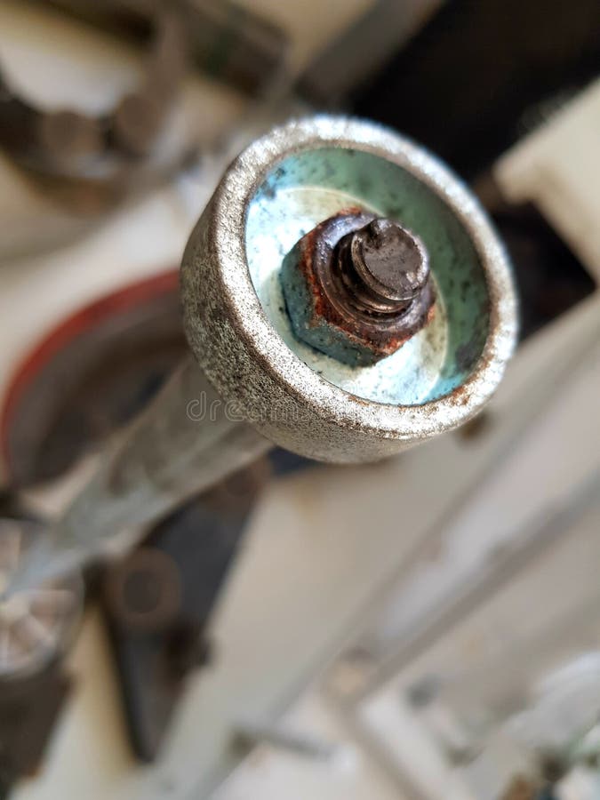 Metal Axle with Broken Stud in Car Stock Image - Image of tire, axle ...