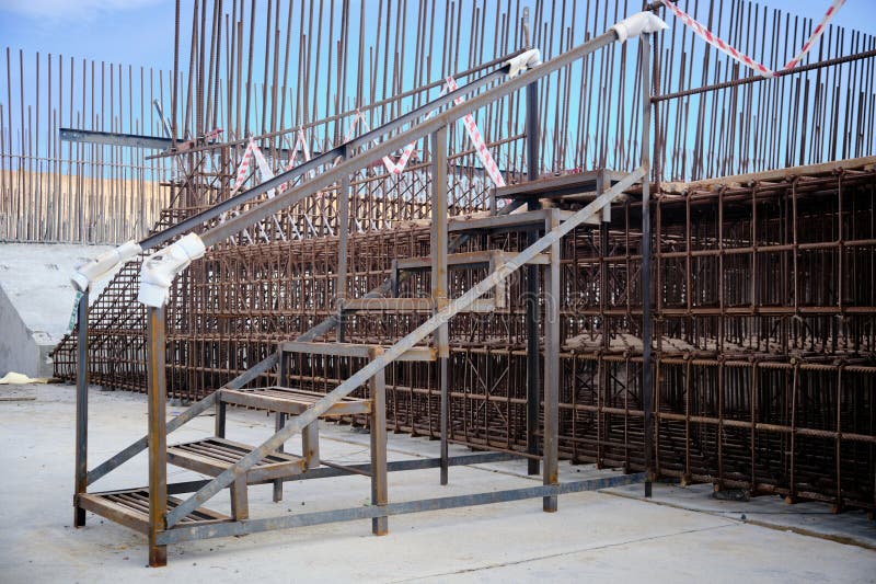 242 Wire Mesh Steel Rebars Reinforced Concrete Rebar Reinforcing ...