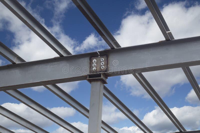 Metalen Constructiewerken Voor De Constructie Van Een Omhulling Van ...