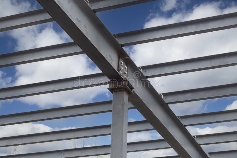 Metalen Constructiewerken Voor De Constructie Van Een Omhulling Van ...