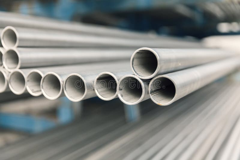 Metall-inox Rohr Auf Stapel Stockfoto - Bild von auszug, chrom: 103672880