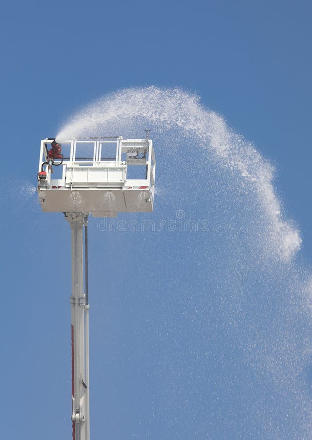Metallic Aerial Platform of Fire Engine with Automatic Foam Dispensing ...