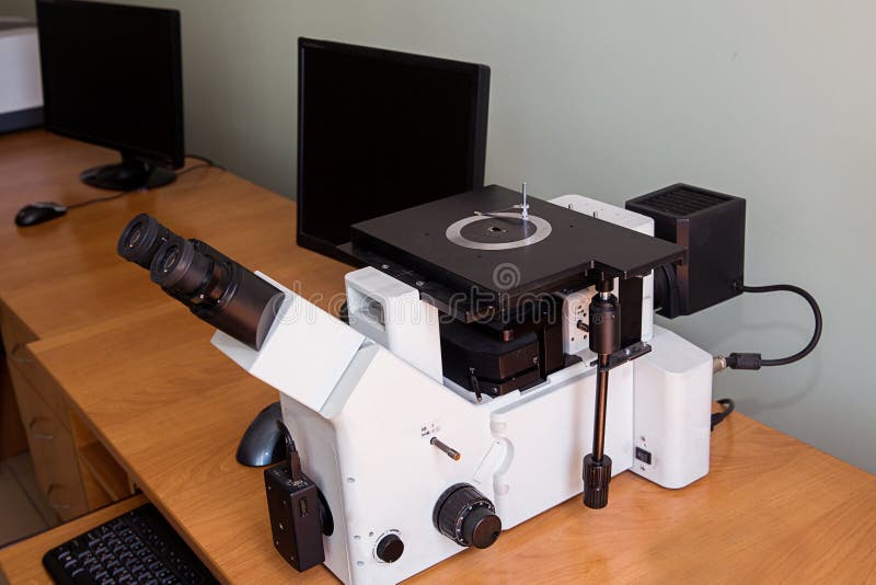Metallographic Microscope and Computer Stock Image - Image of adult ...