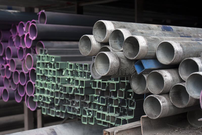 Metallrör För Konstruktion På Hylla Arkivfoto - Bild av hylla, för ...