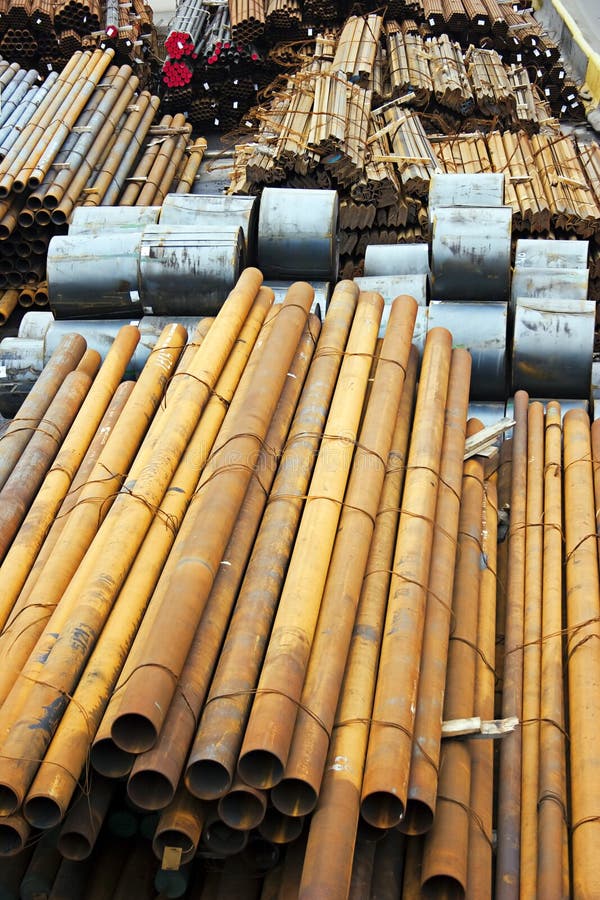 Metallrohre stockfoto. Bild von industriell, überbrückung - 13207362