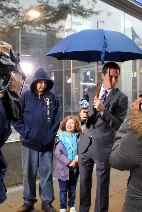 Meteorologist Jeff Smith Reporting Hurricane Sandy Editorial ...