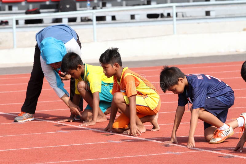 50 meter run editorial photo. Image of race, elementary - 67723186