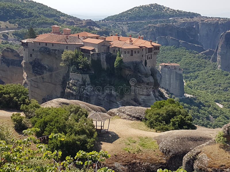 Metheora De Grecia Ilustrada Imagen de archivo - Imagen de flor ...