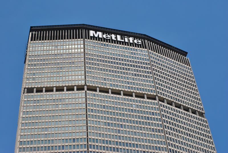 Metlife Building NYC editorial image. Image of york, midtown - 30912485