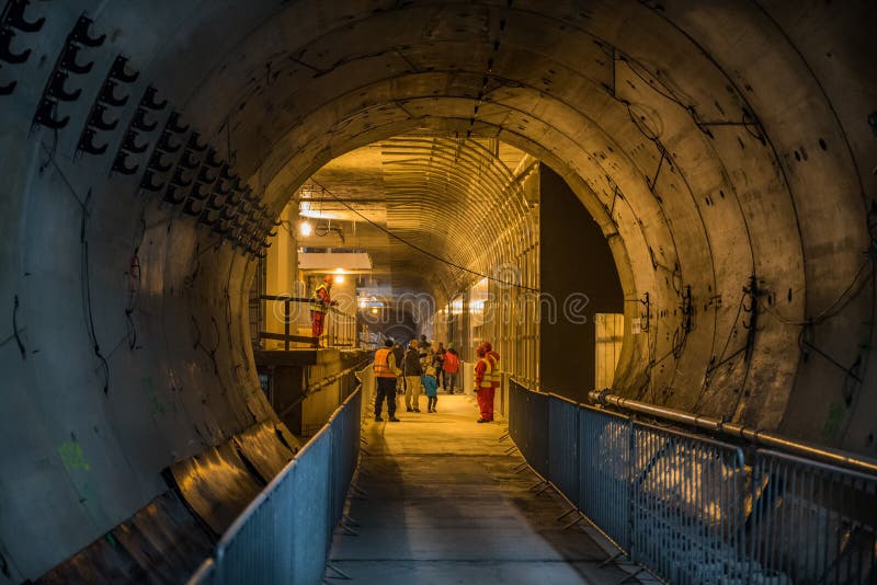 Metro Arbeitet an Abschnitt Drumul Taberei, Bukarest Redaktionelles ...