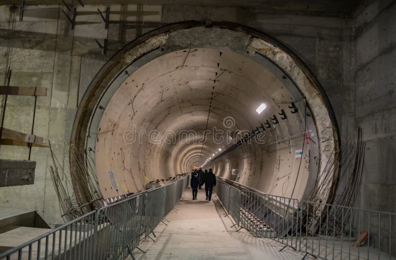 Metro Arbeitet an Abschnitt Drumul Taberei, Bukarest Redaktionelles ...