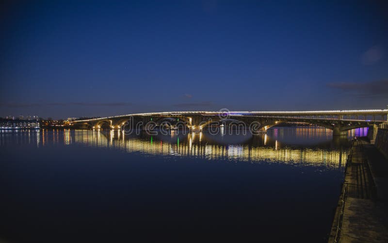 Metro Bridge ILLUMINATED by NIGHT Editorial Image - Image of monumental ...