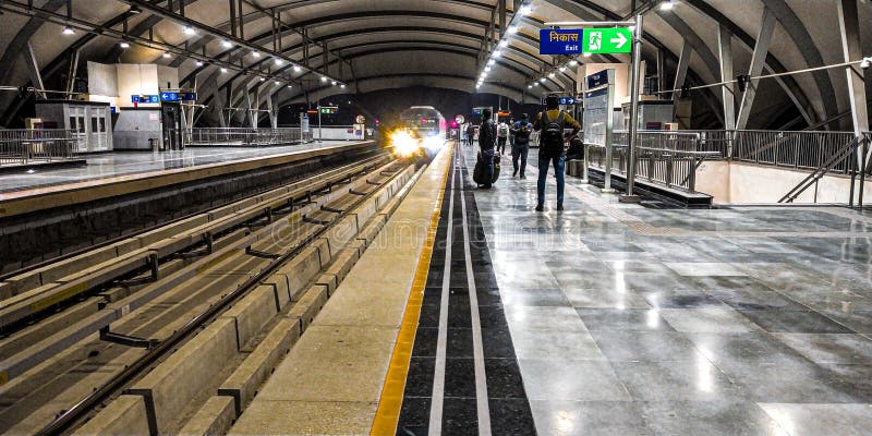 Metro of Gurgaon , New Delhi Editorial Stock Photo - Image of delhi ...