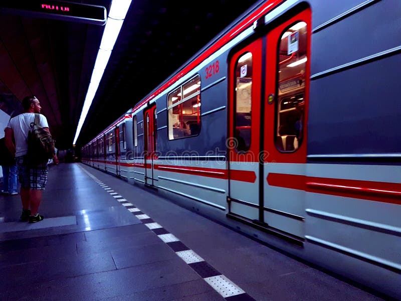 Metro prague editorial photo. Image of praha, metro - 118245036