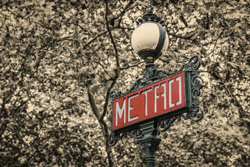 Metro sign in Paris editorial stock image. Image of sign - 34882929