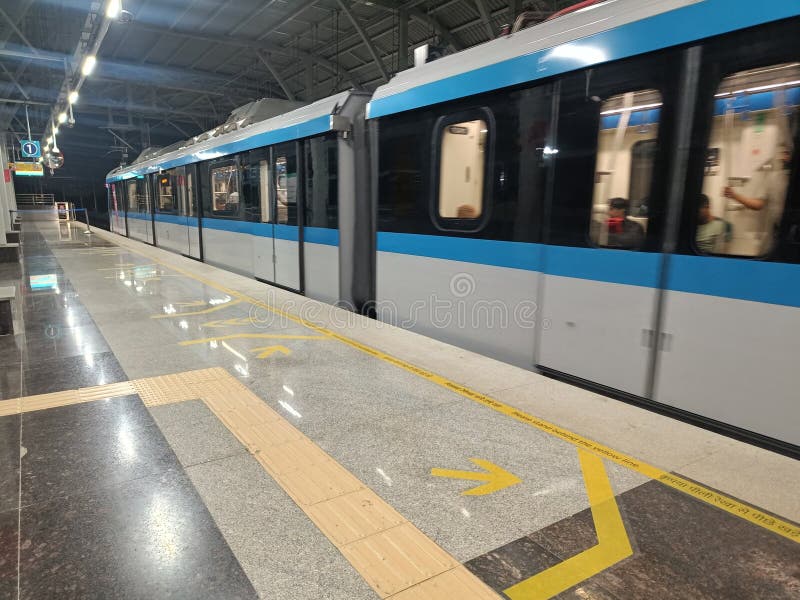 Metro Station Platform Running Train Stock Image - Image of train ...
