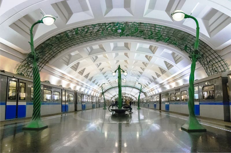 Metro van Moskou redactionele fotografie. Image of ondergronds - 73491622