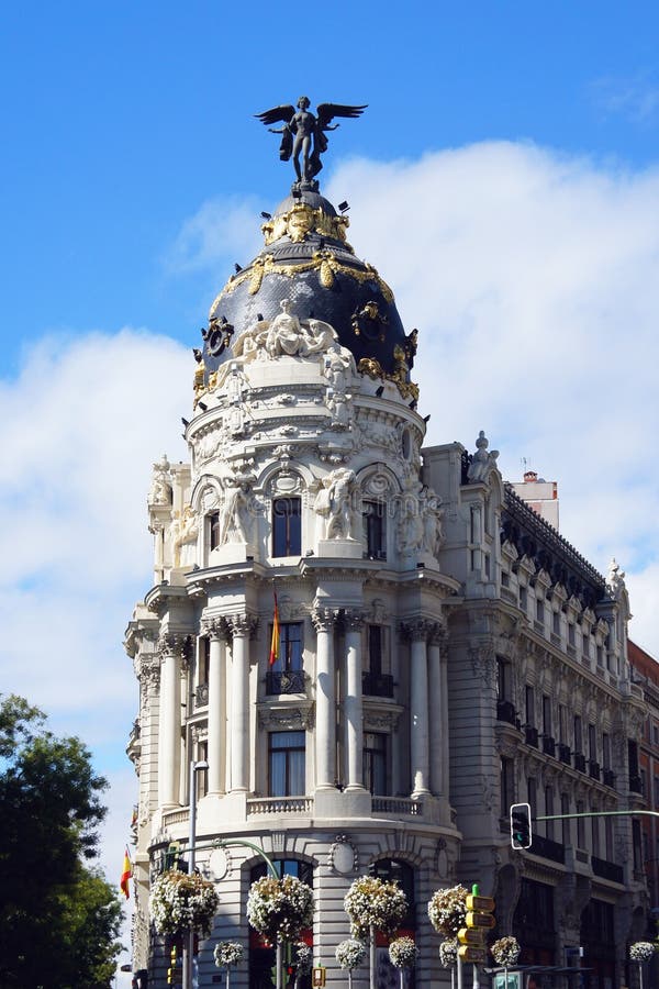 Metropolis Building in Madrid Stock Photo - Image of europe, capital ...