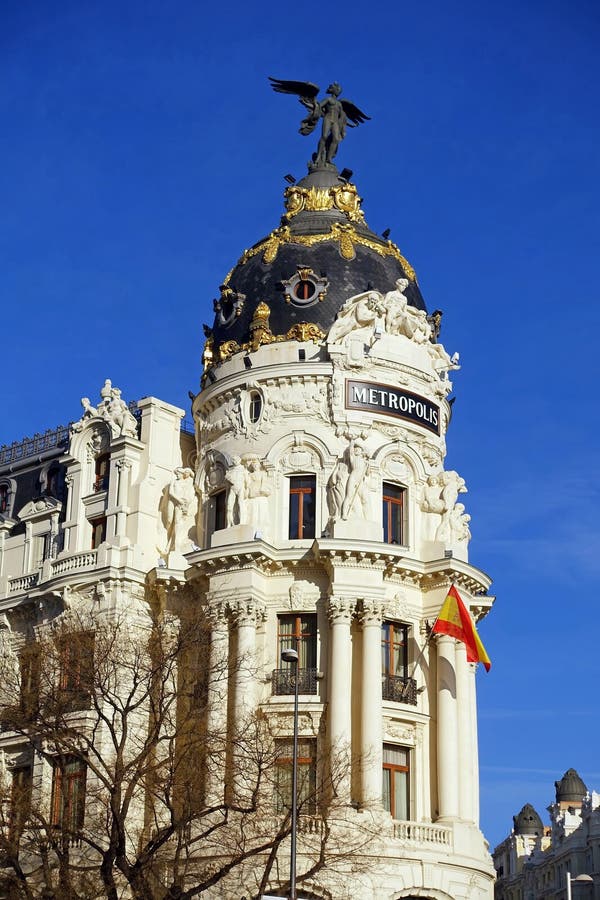 Metropolis Building in Madrid Editorial Stock Photo - Image of madrid ...