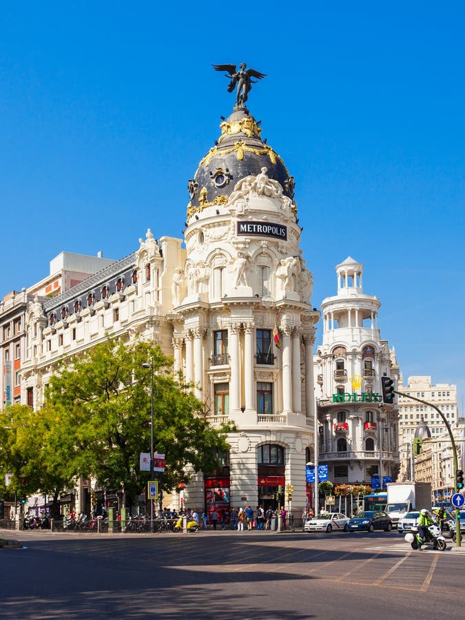 The Metropolis Office Building in Madrid, Spain Editorial Photo - Image ...