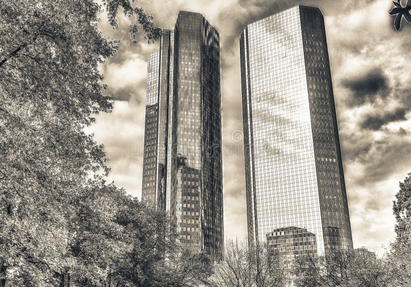 Metropolis Skyline from City Park in Autumn Editorial Photography ...