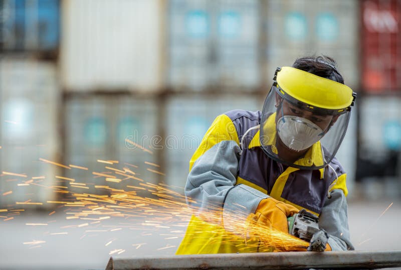 Meulage Dans Une Usine En Acier Image stock - Image du artisan, manuel ...