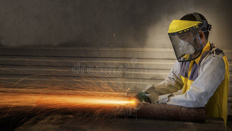 Meulage Dans Une Usine En Acier Image stock - Image du artisan, manuel ...