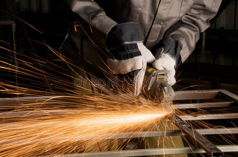 Meulage photo stock. Image du ouvrier, étincelles, métier - 12087328