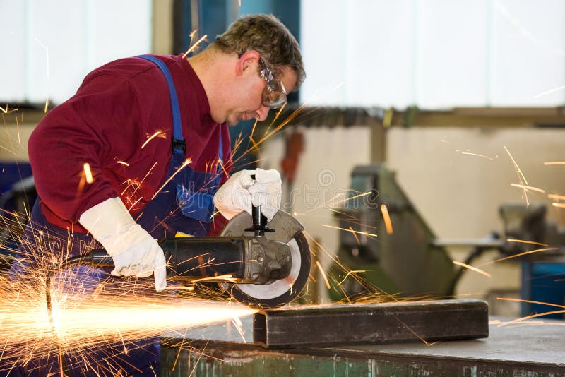 Meulage image stock. Image du occupé, adulte, fixation - 8701551