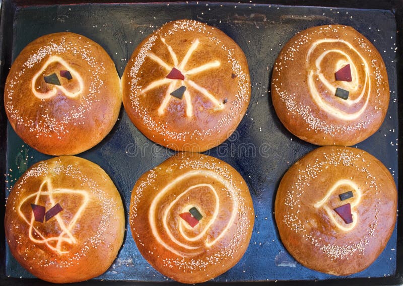 Mexican Sweet Bread on a Baking Pan Stock Image - Image of baked, buns ...