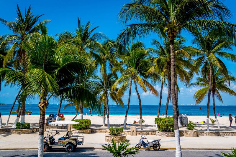 Mexicansk promenad redaktionell bild. Bild av mexiko - 73476546