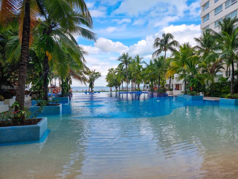 Mexico, Cancun, Infinity Pool in Front of the Beach Editorial Photo ...