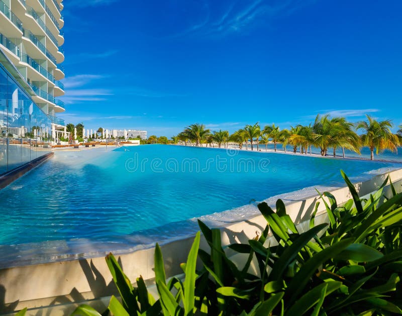 Mexico, New Cancun, Infinity Pool in Front of the Beach Stock Image ...