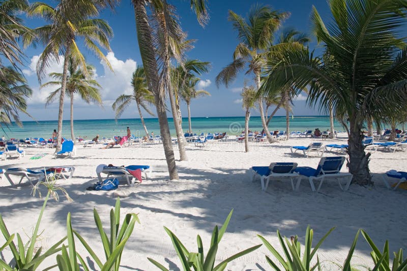 Mexiko auf Strandansicht stockbild. Bild von wolke, mexiko - 1456159